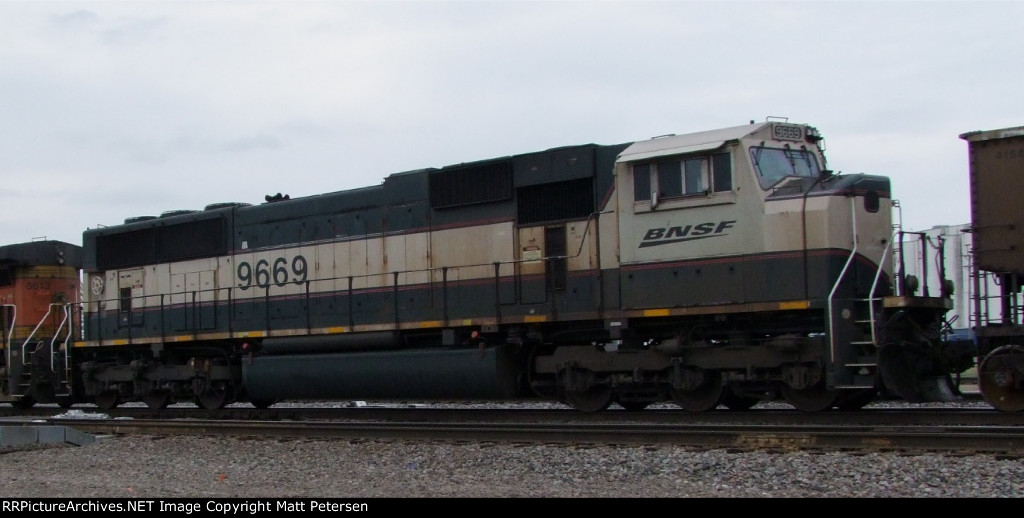 BNSF 9669
